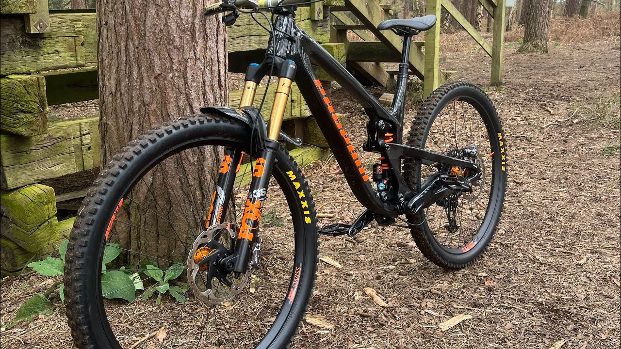 Snake run (easier line) chicksands BikePark - YouTube