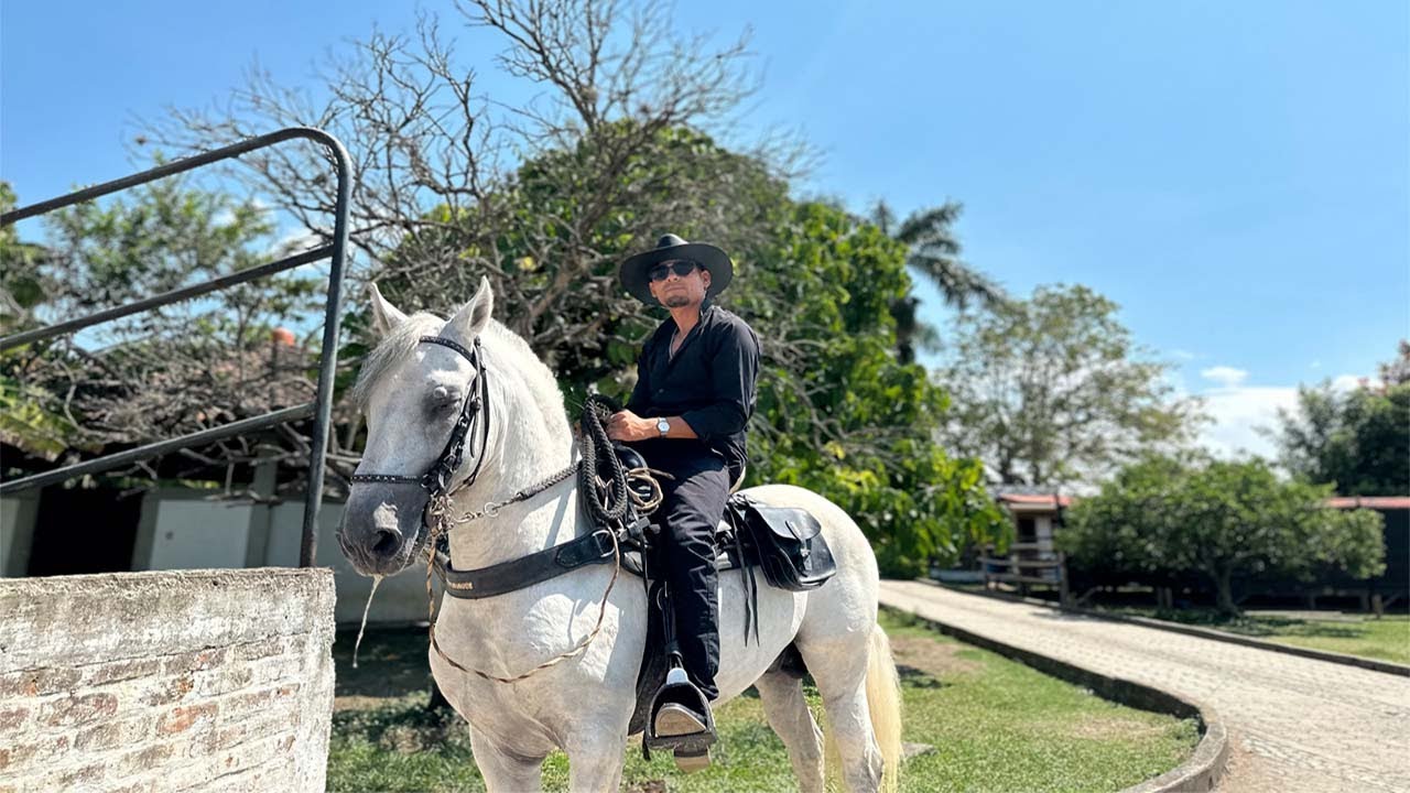 Yo Quiero Beber Video Oficial Mathius - YouTube