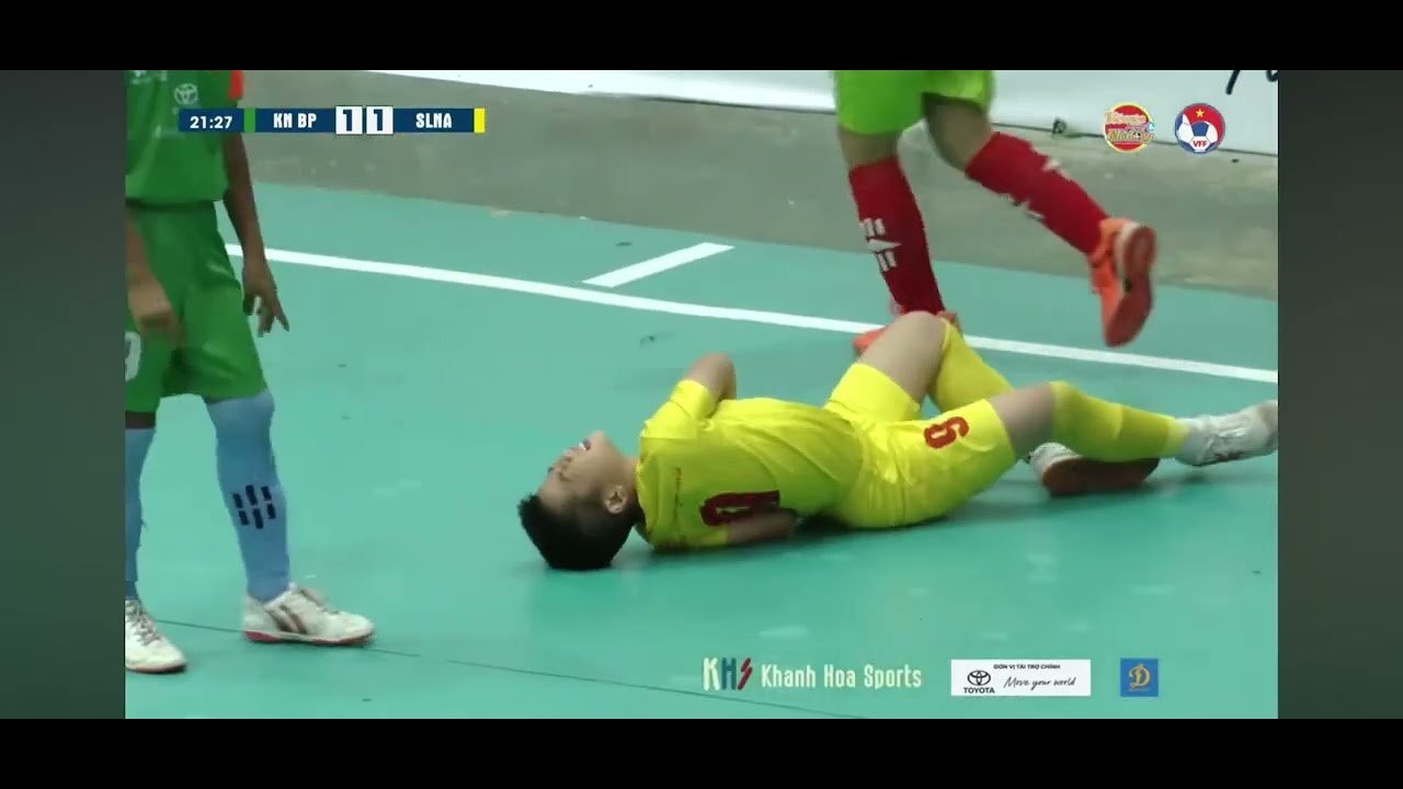 Cảm xúc phút bù giờ || U9 Khuyến Nông Bình Phước vs U9 Sông Lam Nghệ An - YouTube