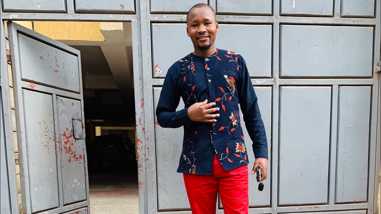 JUSTUS MYELLO-Mungu Mkuu (LYRIC VIDEO) - YouTube