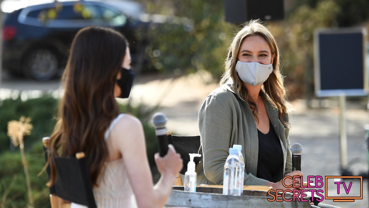 Mackenzie Foy & Director Ashley Avis Talk BLACK BEAUTY Remake for ...