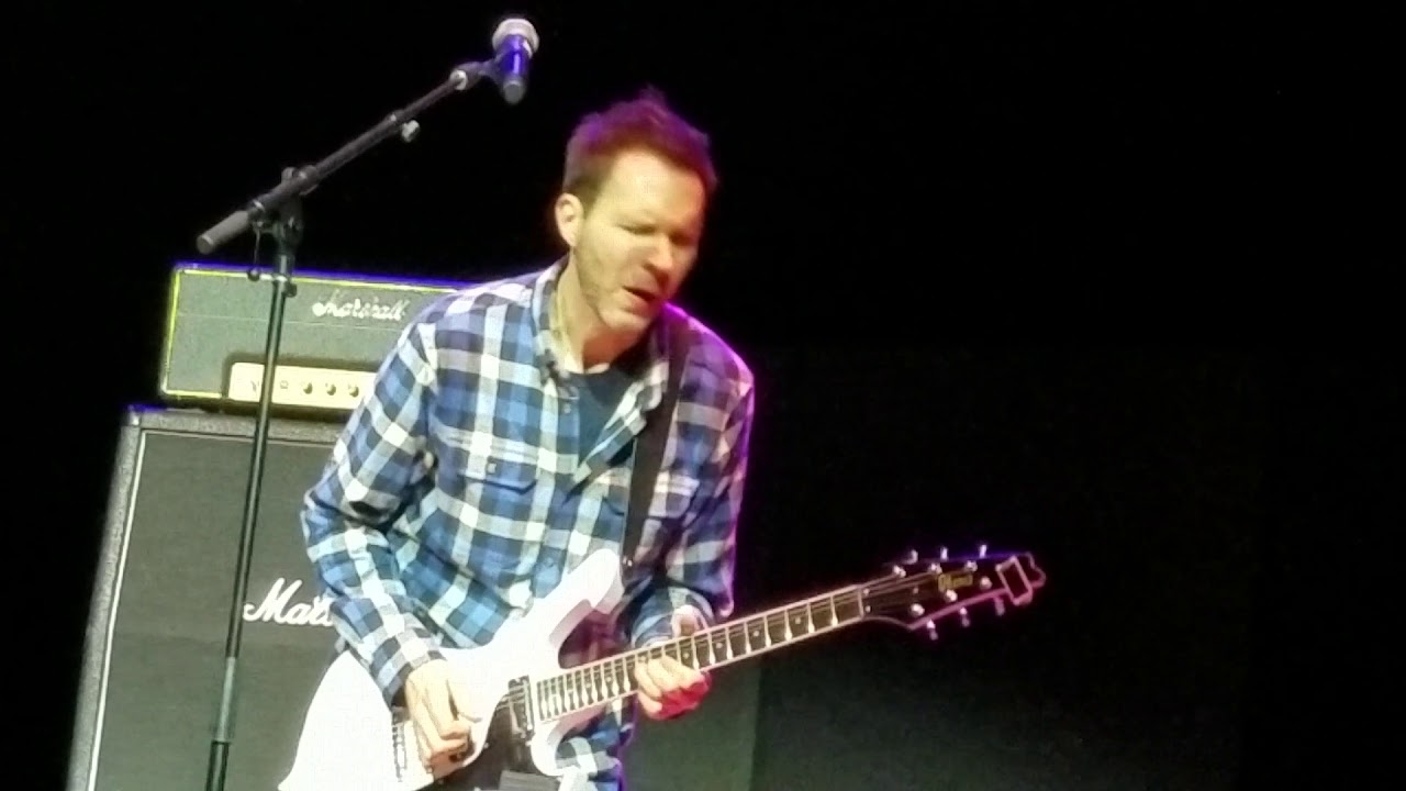 Paul Gilbert cover "Highway Chile" - YouTube