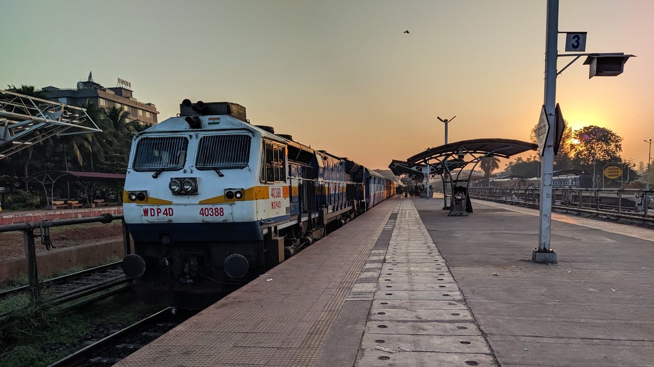 NZM - VSG Goa Express 12780 Early in the Morning arrival & Departure ...