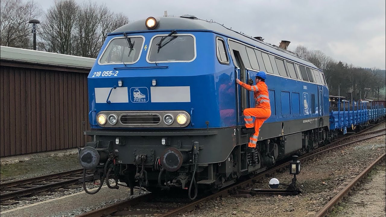 PRESS 218 055-2 brengt Staahkuhln fir de Bimm oder eben neue Kohlen für die Fichtelbergbahn ...