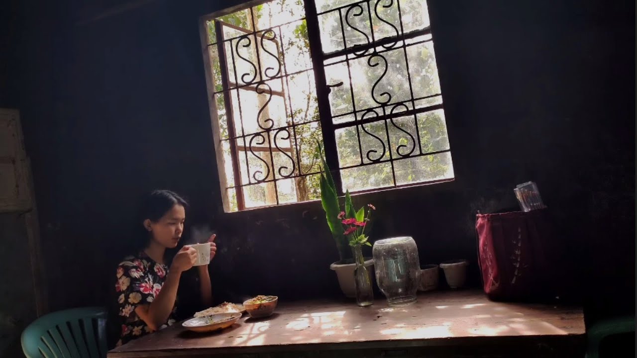 Living ALONE in my grandma's old house - YouTube