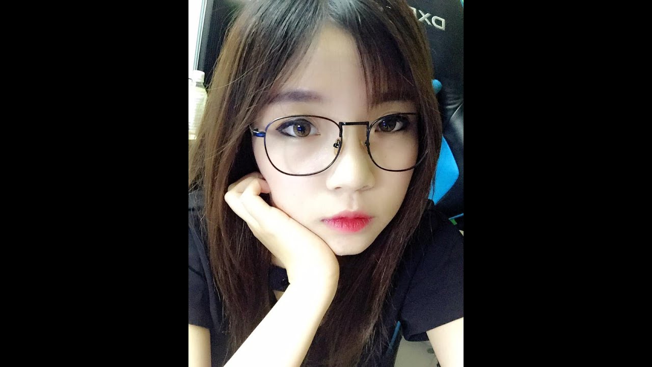 Một khi người đẹp Queen Emmy được tuyển SAJ celeb cày thuê. - YouTube