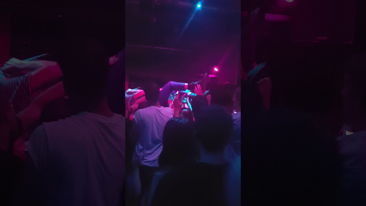 Dead Sara's Emily Armstrong Crowd Surfing!! - YouTube