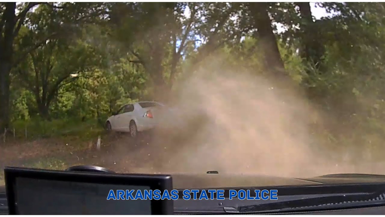 Arkansas State Police high speed pursuit on Ford Fusion - Driver misses ...