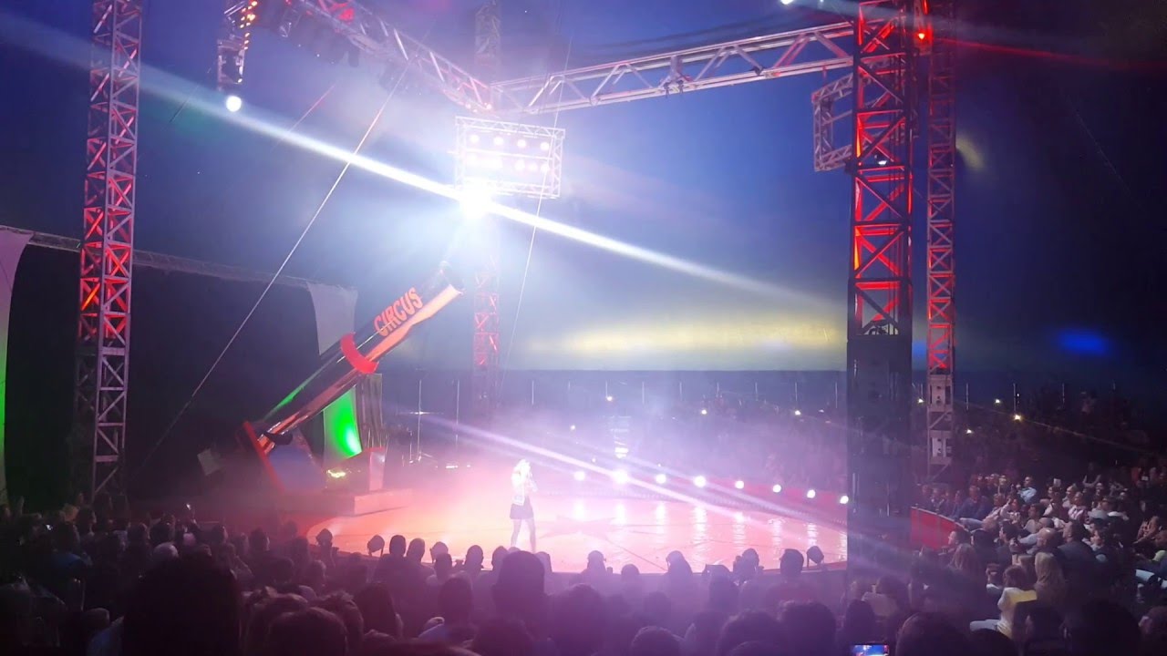 The Human Cannonball at the Aussie Circus - YouTube