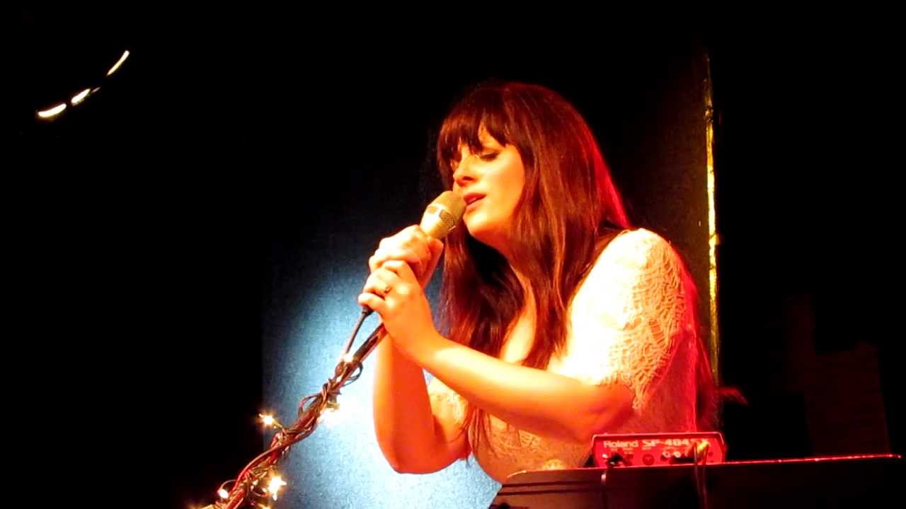 Meaghan Smith "Little Drummer Boy" - Toronto 20111207 - YouTube