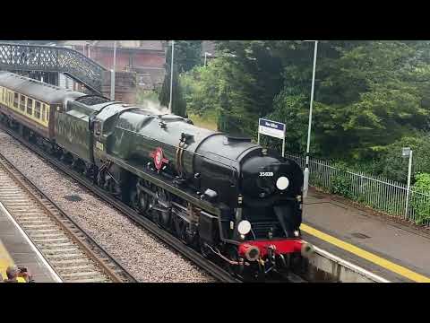 Steam train heading through New Milton station on 9/7/2024 - YouTube