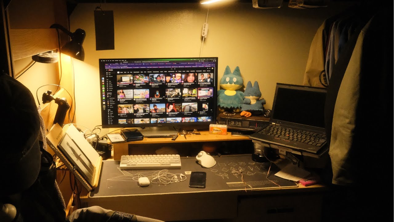 an engineers desk setup tour 2024 + dorm renovation - YouTube