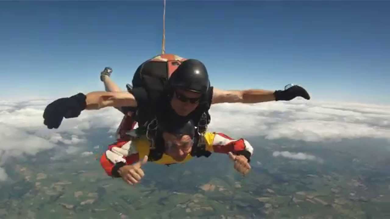 Lee Fishwick Tandem Skydive @ BKPC. 21.06.14 - YouTube