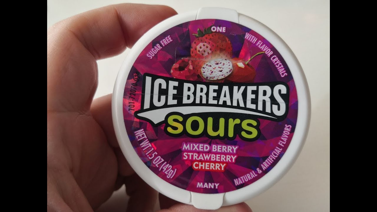 Vi testar godis: Ice Breakers Sours Mixed Berry Strawberry Cherry - YouTube