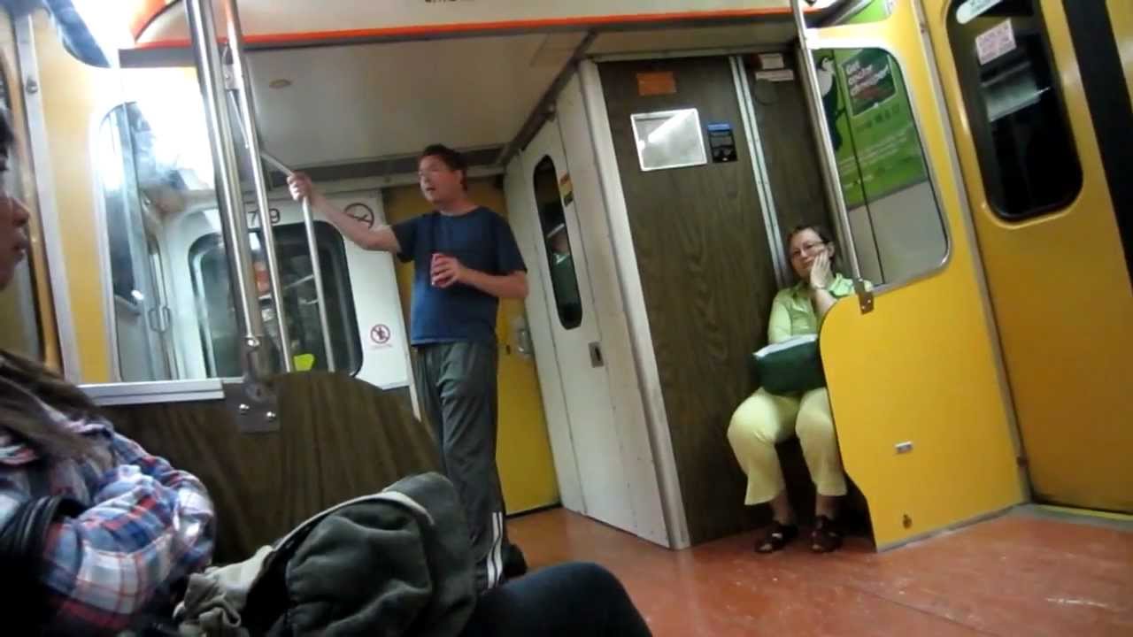 Man attempts to kick open TTC Subway train door - YouTube