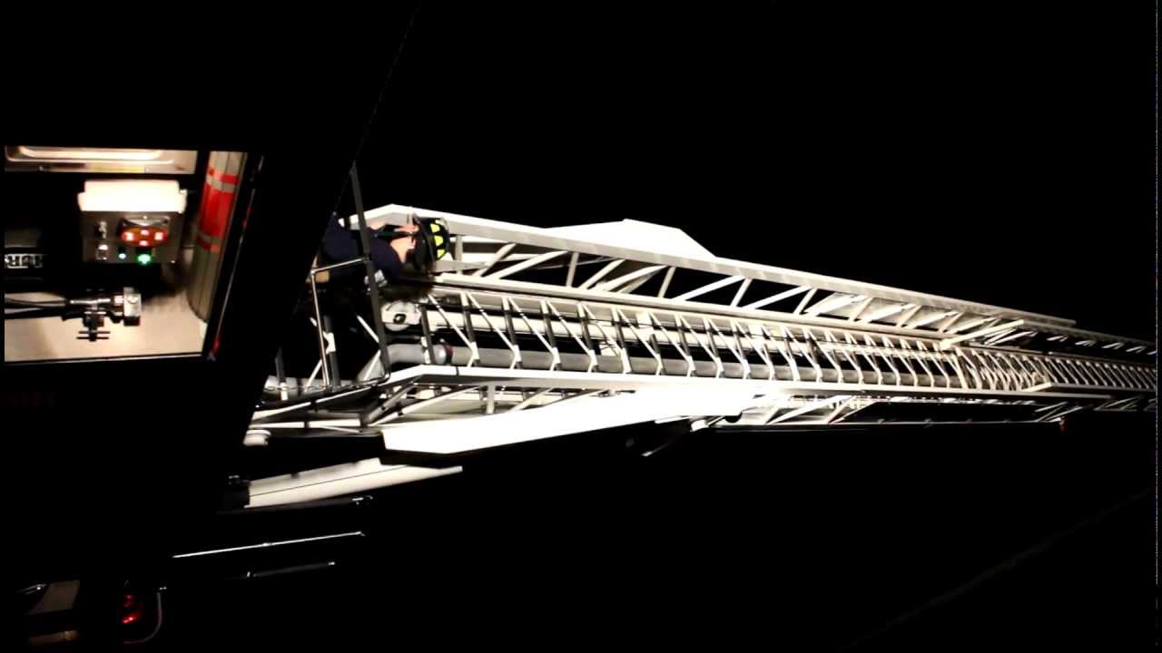 WCFD - Ladder 26 Master Stream - YouTube