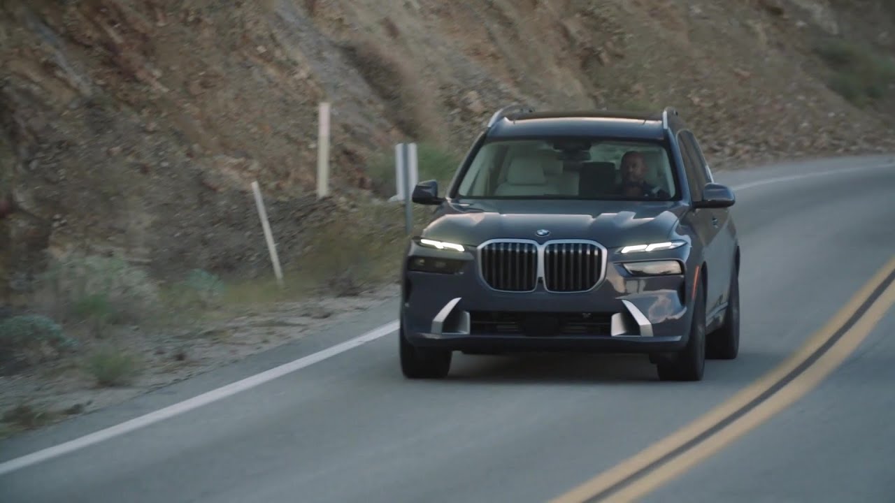 The New BMW X7 xDrive40i in Sparkling Copper Grey Driving Video - YouTube