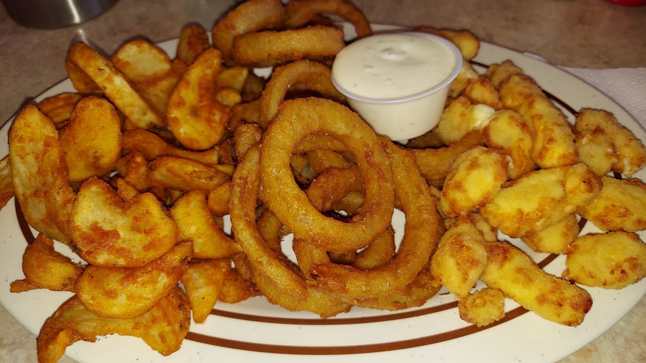 LUNCH 😋 AT THE RESTAURANT 👍 SWIRL 🥔 FRIES 🧅 ONION RINGS 🧀 CHEESE CURDS ...