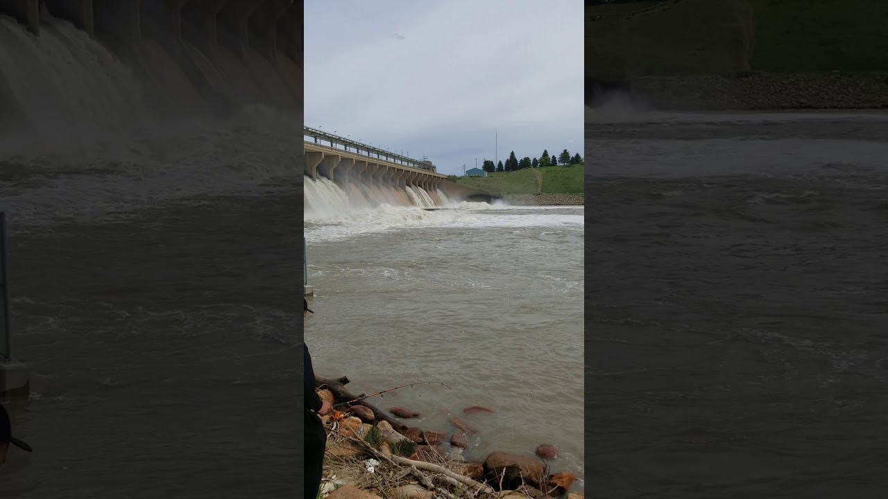 Bassano dam water fall - YouTube