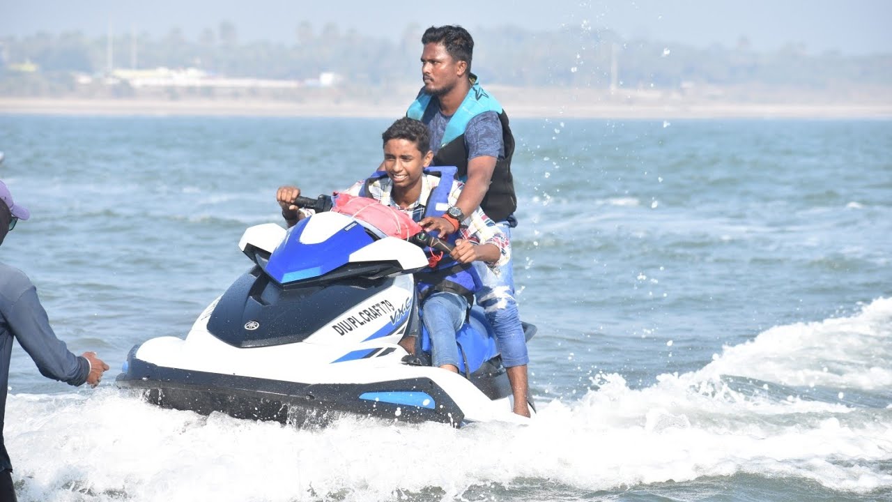 Trying Water jet Ski In Dui Island Gujrat ||Nagva Beach|| - YouTube