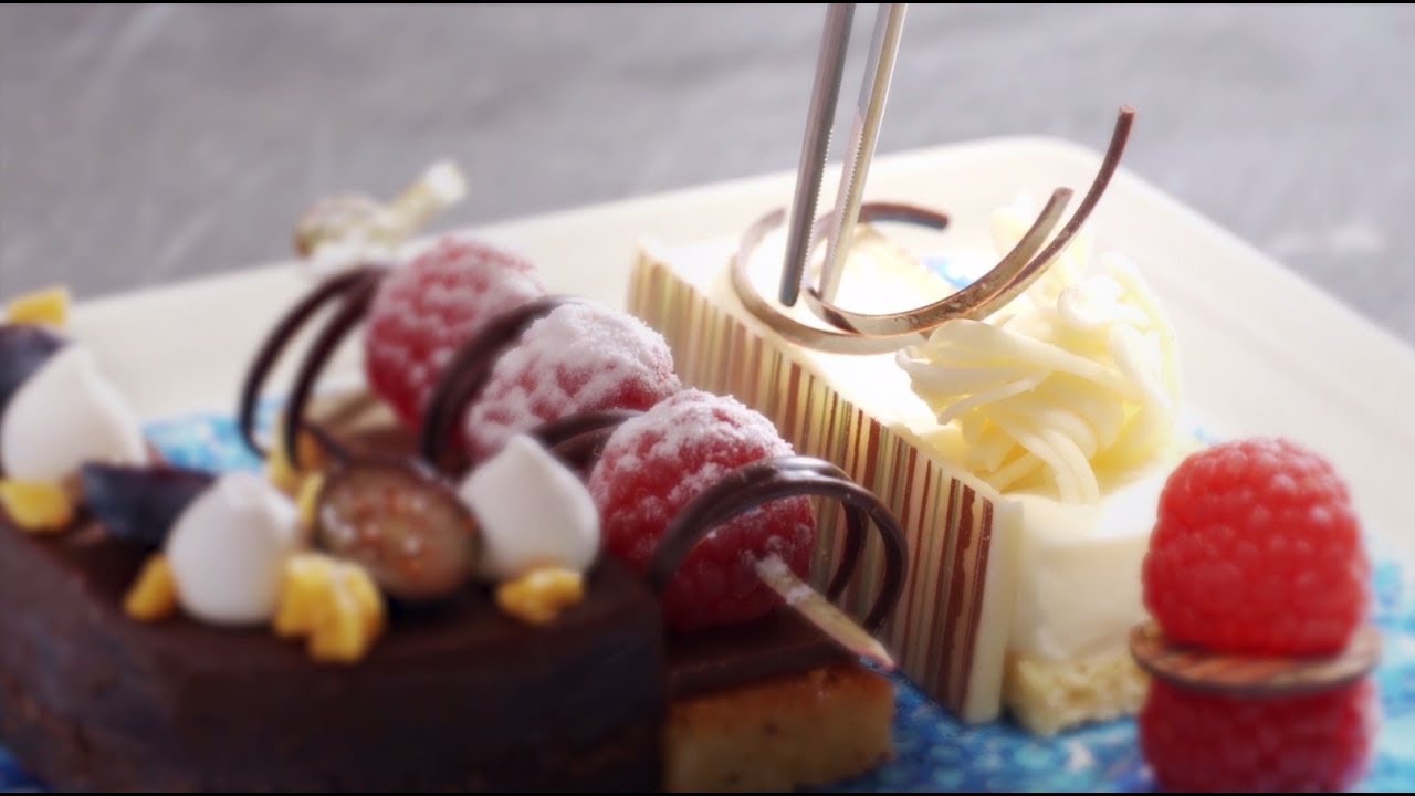 Emirates Flight Catering Perfection Video - YouTube