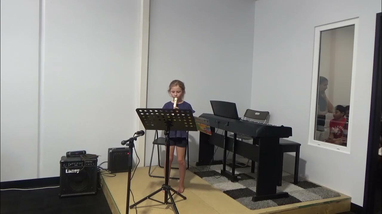 Mila - Skip to My Lou (recorder) - YouTube