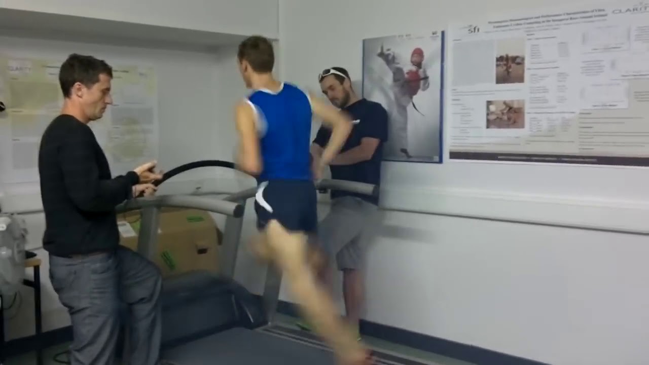Joe Warne 800m world record treadmill attempt 28 5km h - YouTube
