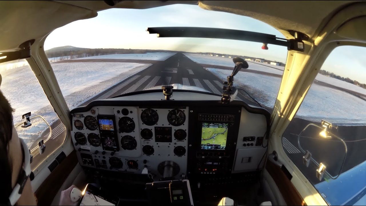 Pilot Tech Tips : Post-flight debrief with Garmin data logs - YouTube