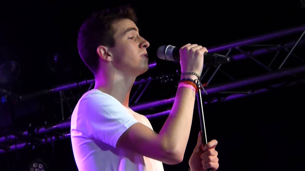 Anthony Bey - Hallelujah Cover @Paris Première partie Romain Ughetto ...