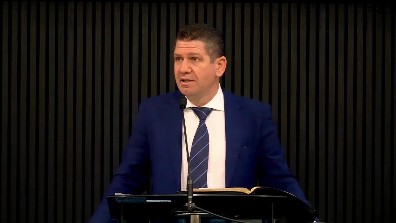 Marius Livanu - Samuel, un tânăr prin pustiul spiritual - YouTube