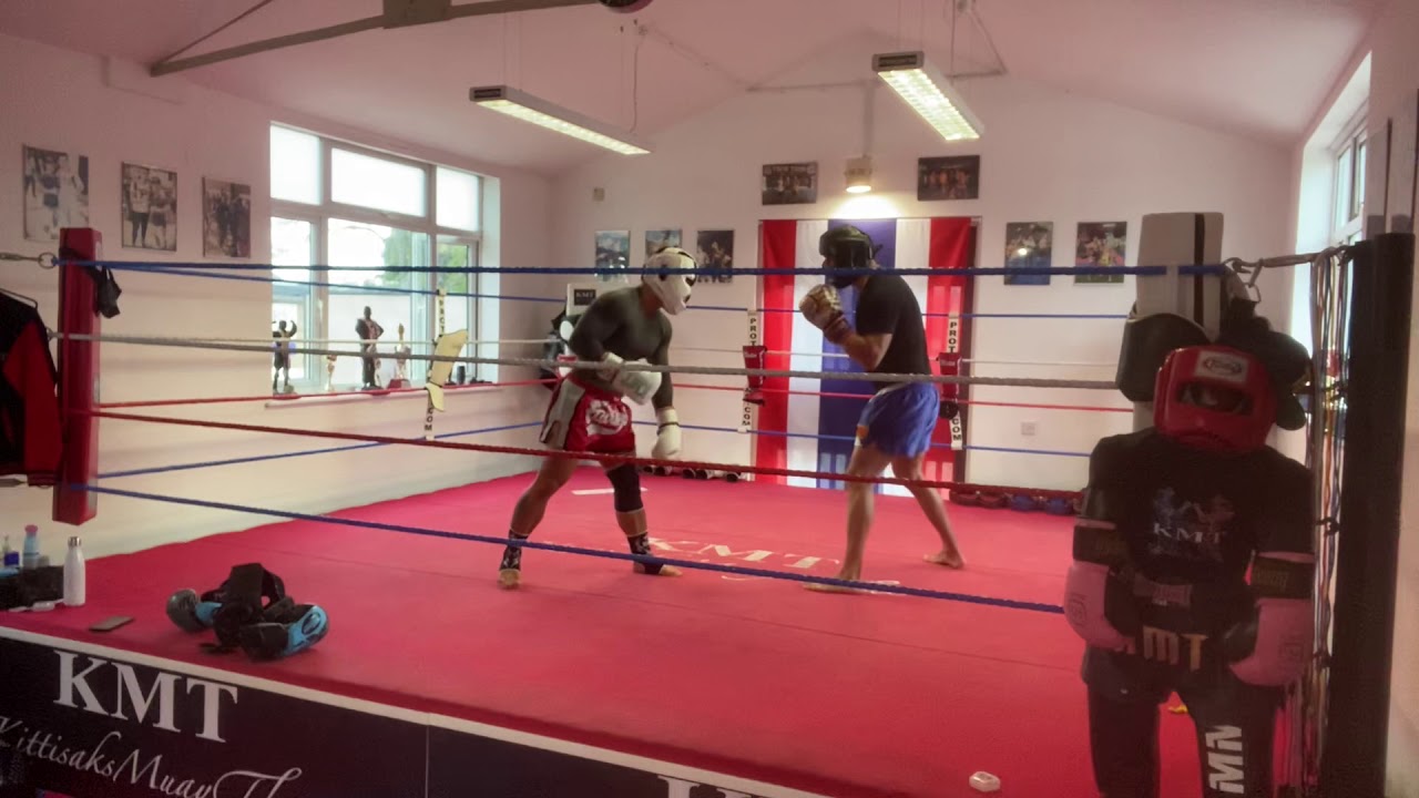 Light sparring - YouTube