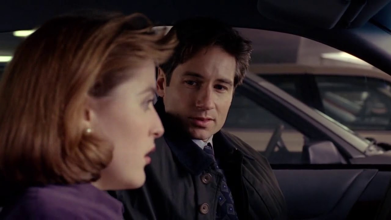 Mulder & Scully scene "Must be an X-File." (1x12) - YouTube