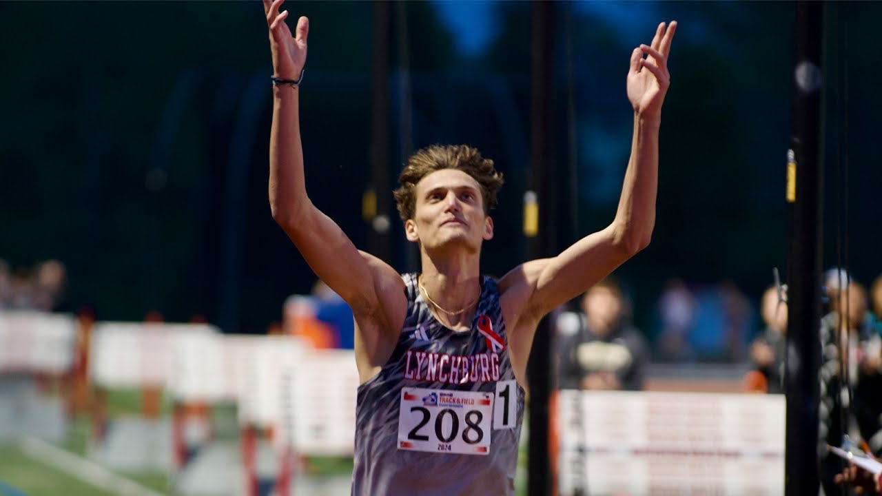 Tor Hotung-Davidsen Runs First Lap of 10k for Frank Csorba - YouTube