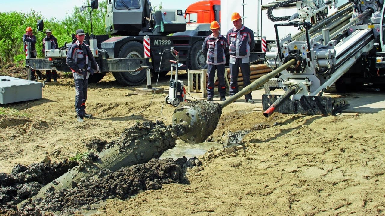 How are underwater pipeline built | directional Drilling technology ...
