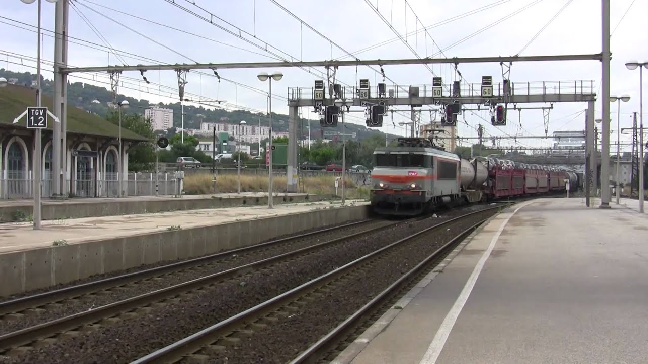 SNCF Freight train, Sete. - YouTube