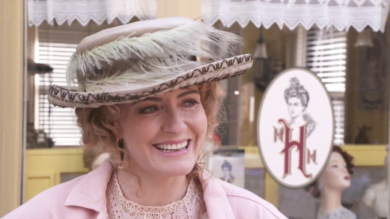 Murdoch Mysteries | Lady Detectives - YouTube