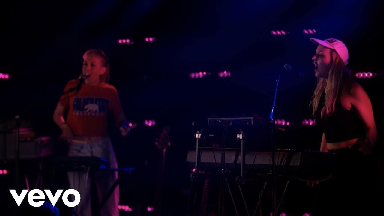 IDER - Nevermind (Live) - Vevo @ The Great Escape 2017 - YouTube