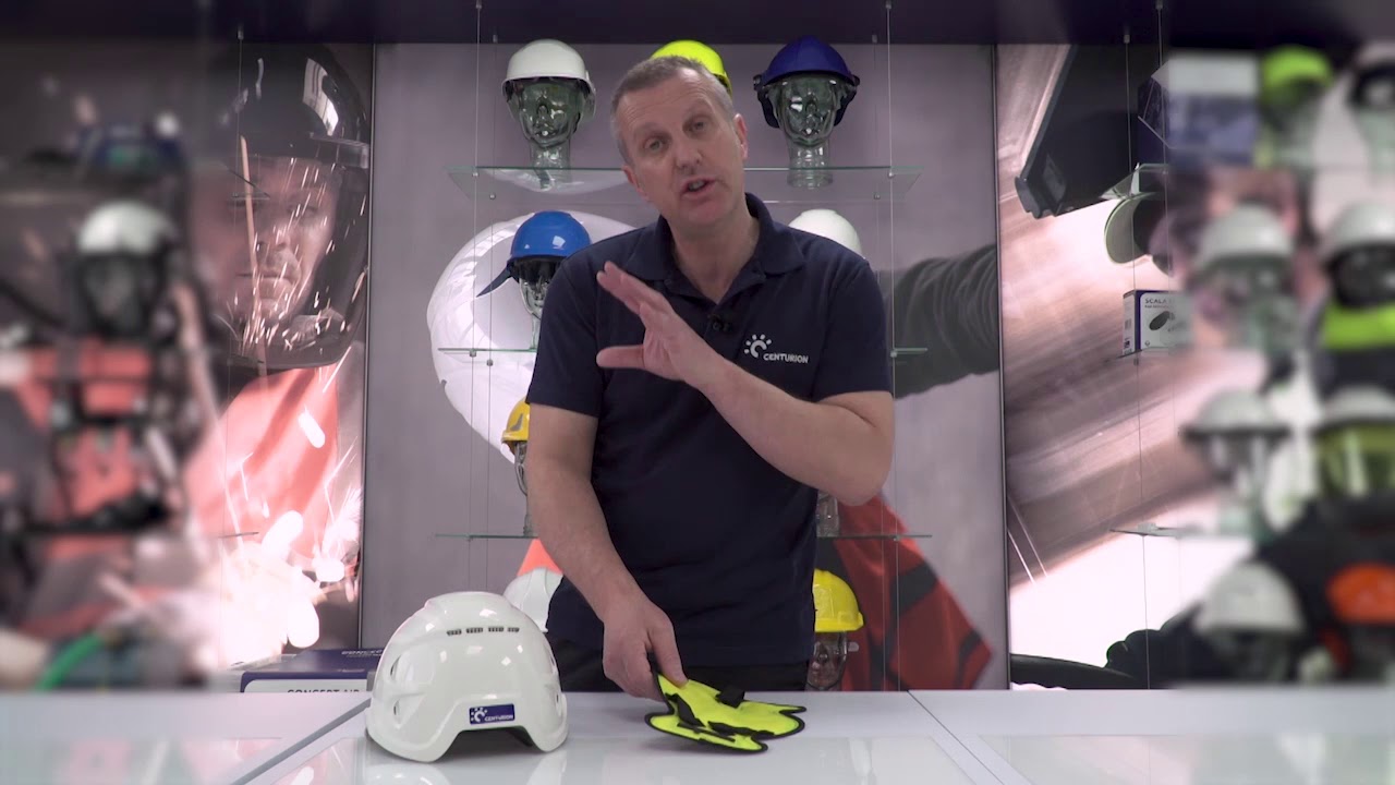 How to fit: Centurion's Kalis dry cooling helmet pad - YouTube