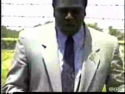 News F*** Up - Reporter swallows a bug, freaks out - YouTube