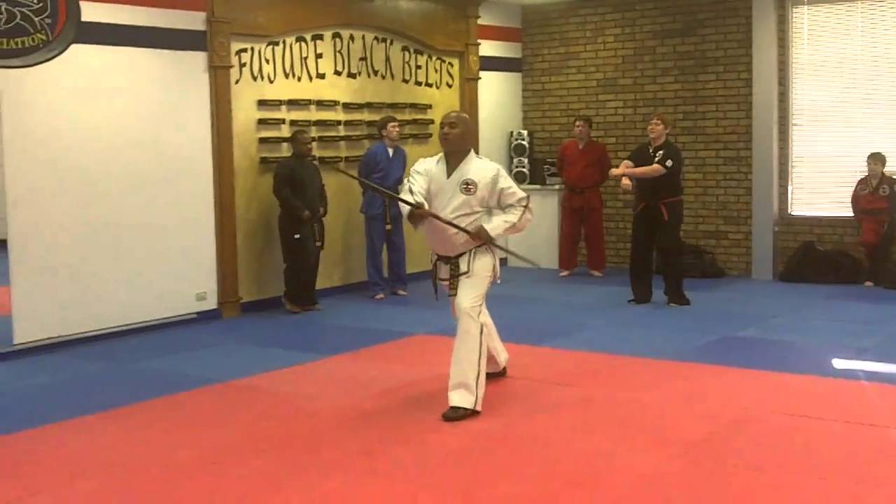 Basic Bo-staff pattern. - YouTube