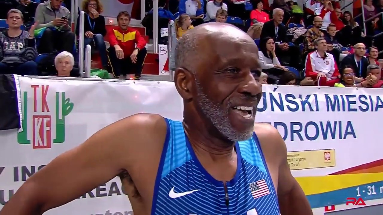 World Record 200m Masters M70 Indoor - YouTube