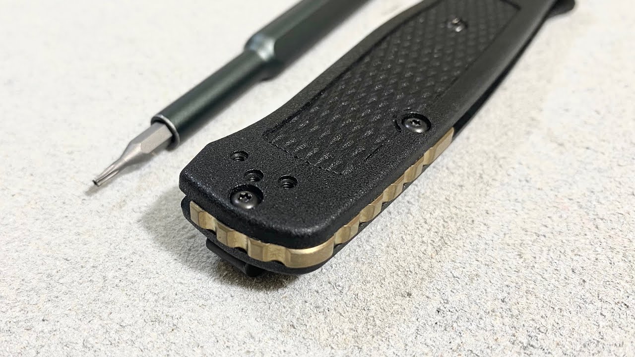 Benchmade Bailout Rockscale Design Backspacer Swap! - YouTube