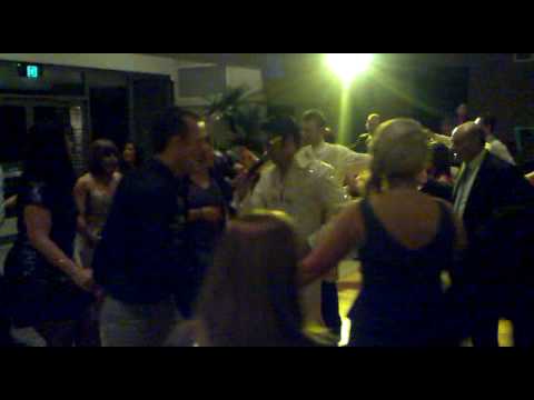 Nick Nicolas Elvis Impersonator (GREEK ELVIS) sings Kalamatianos at ...