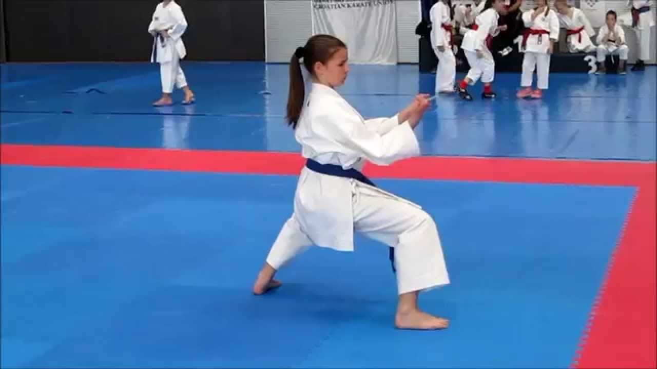 Uechi ryu kata Seisan - YouTube