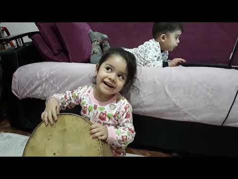 Bal bunlar Bal ❤️ Tatlı tatlı ilahi söylüyorlar