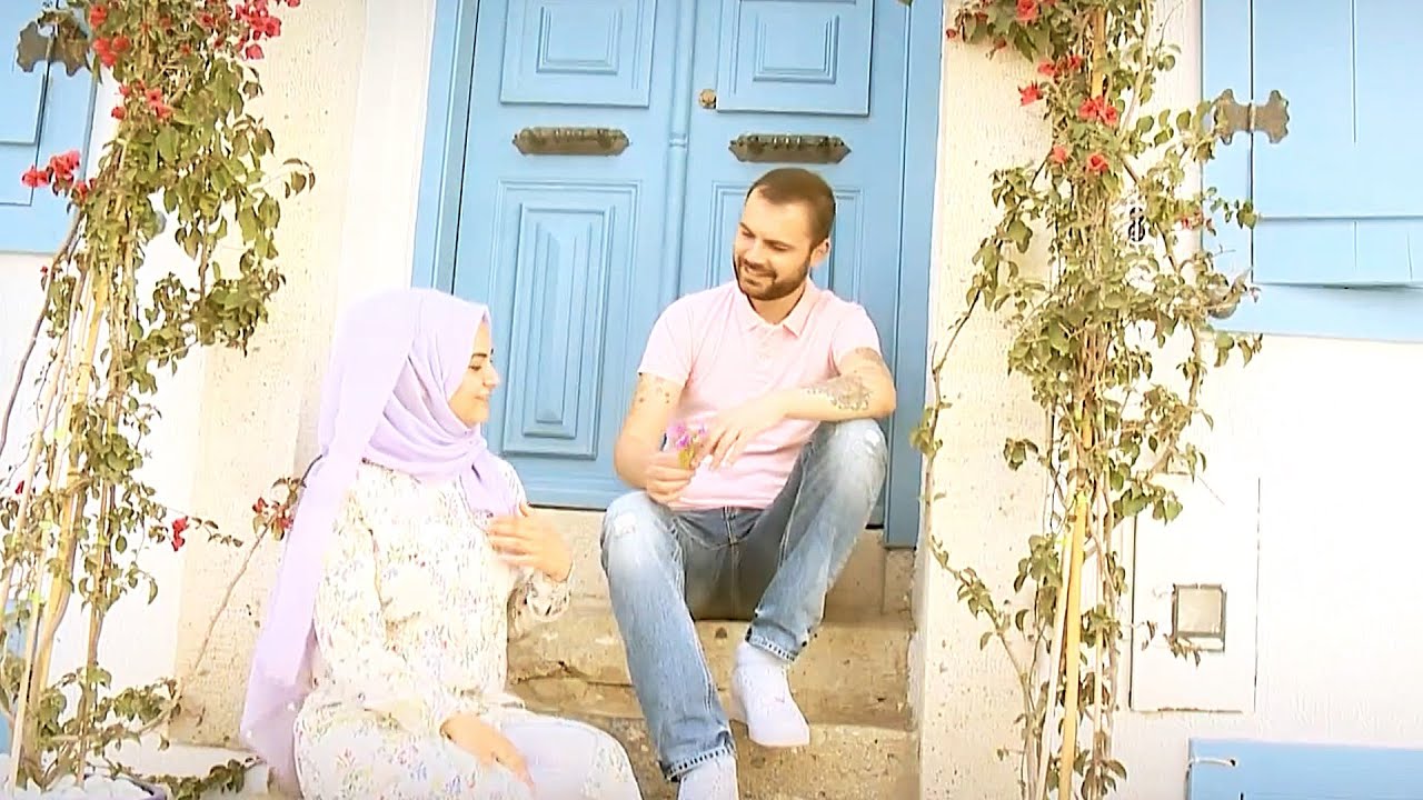 Zuhal Topal'la | Hanife ve Umut Çeşme'de - YouTube