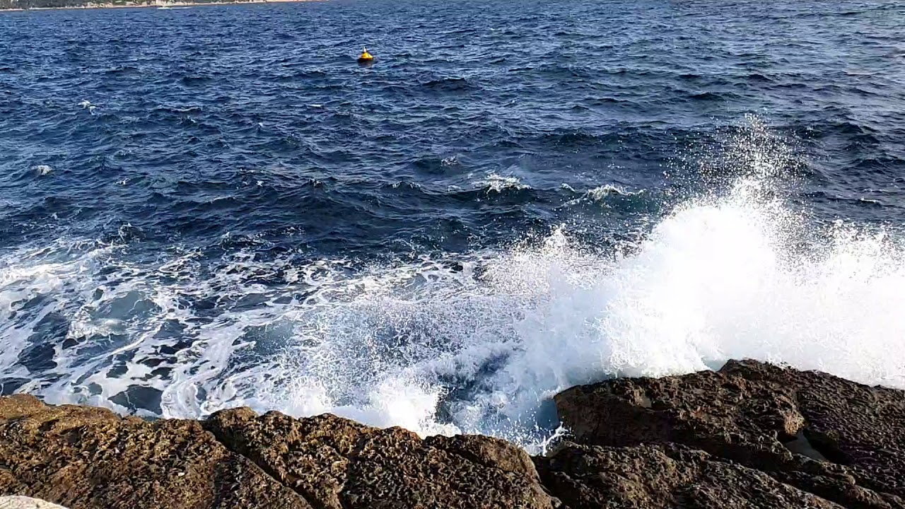 Wave in slow motion - YouTube