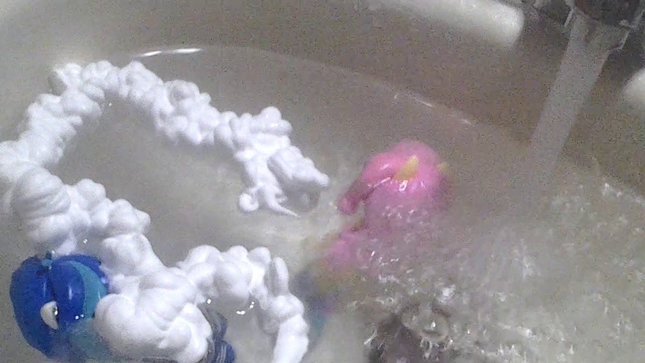 The worst pool party ever - YouTube