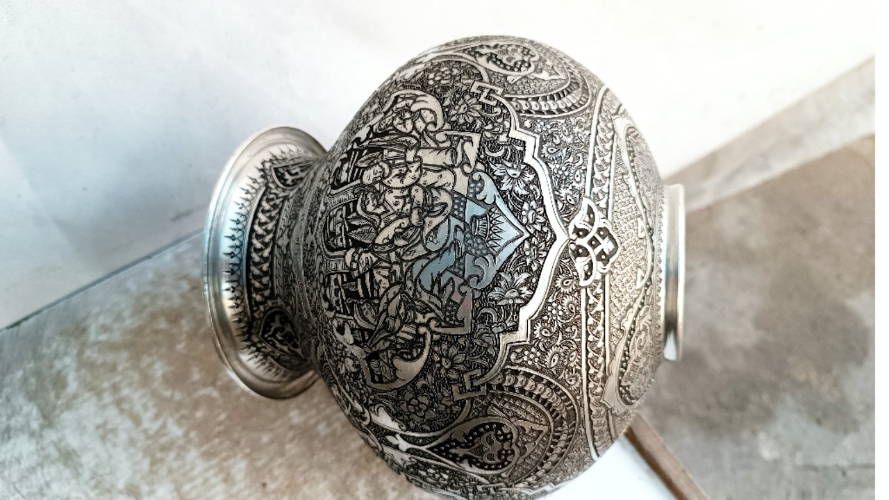 Beautiful engravings on metal without a laser! - YouTube