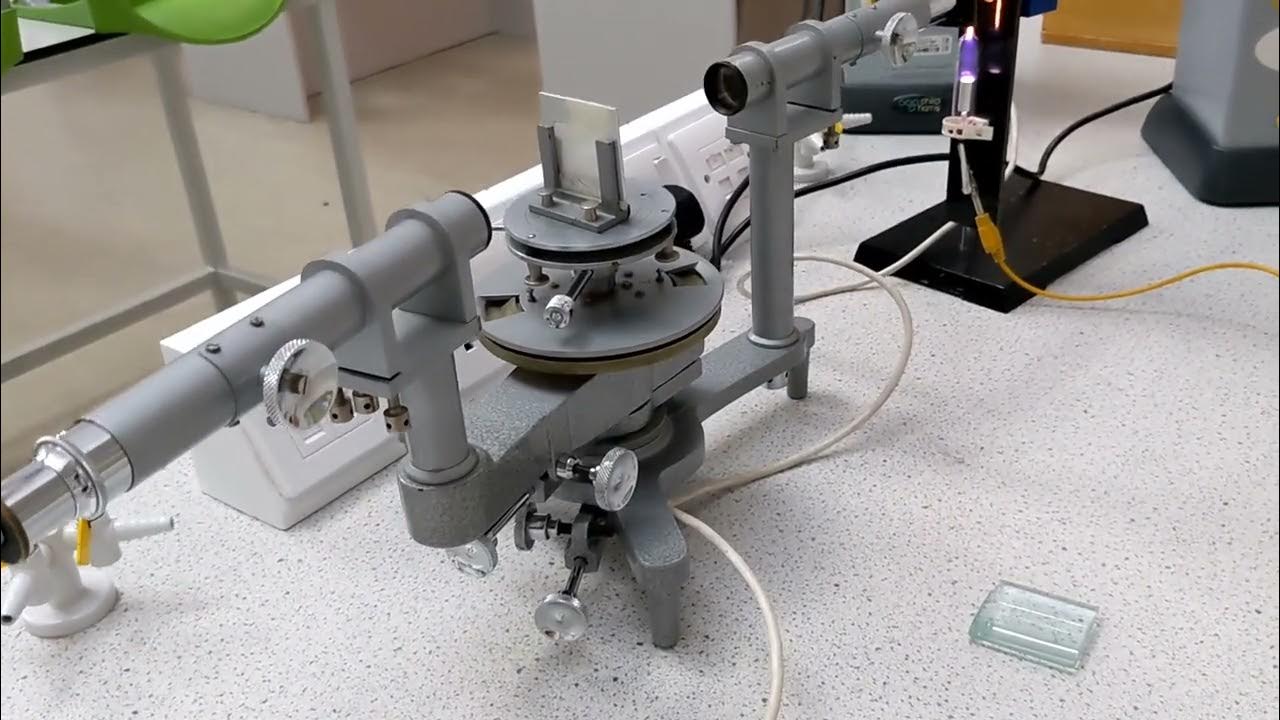 How to use a spectrometer (very rough video) - YouTube